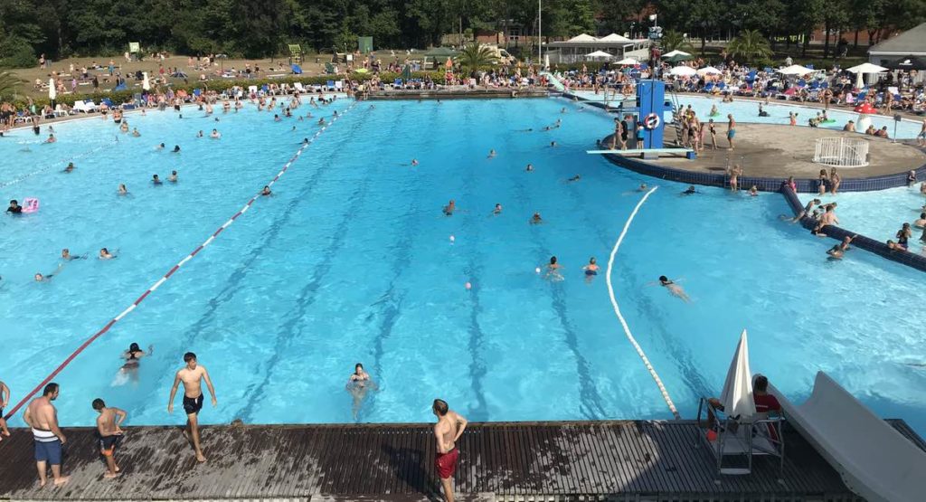 Albertslund: Her er et fantastisk badeland - med pool, vipper og rutsjebane
